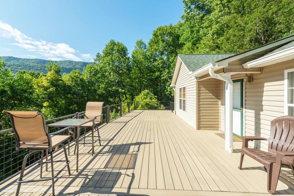 112 M² House ∙ 2 Bedrooms ∙ 4 Guests - Black Mountain, NC