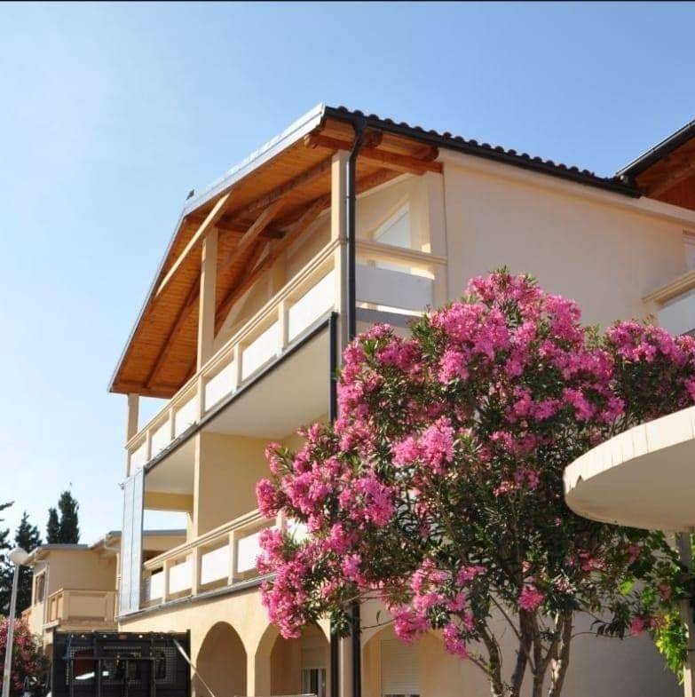 55 M² Apartment ∙ 2 Bedrooms ∙ 5 Guests - Vir