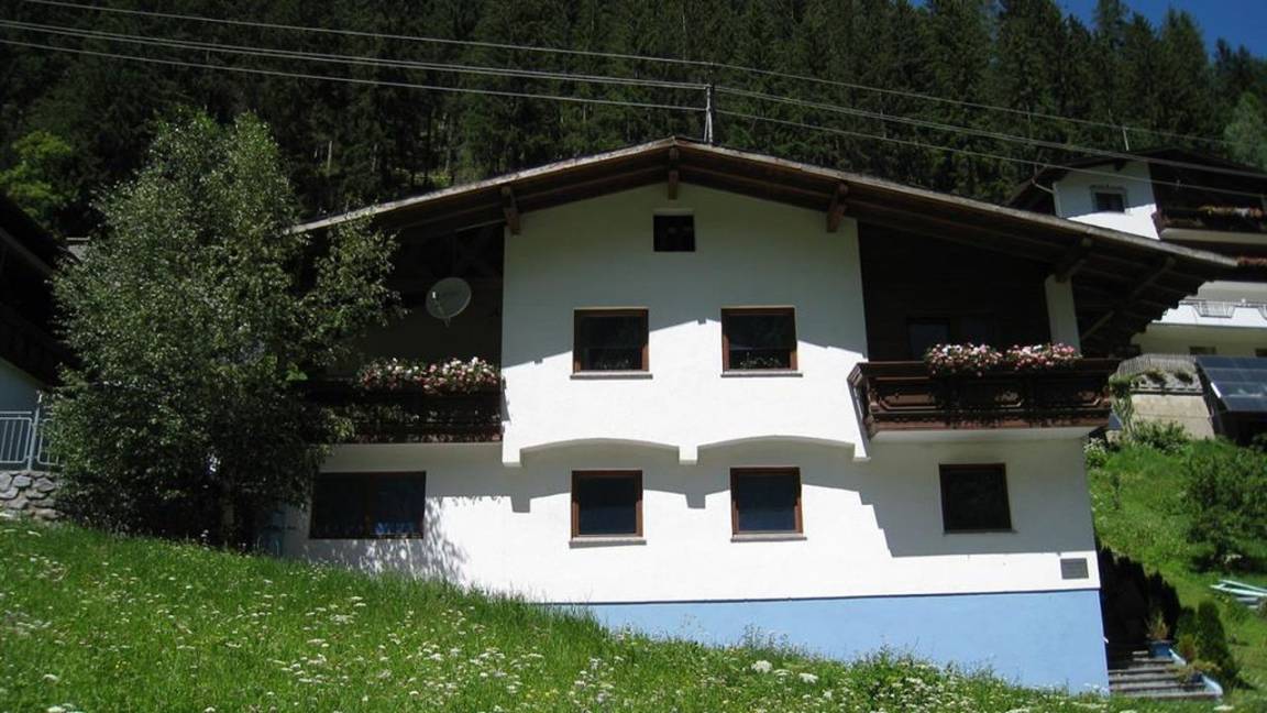 235 M² Ferienhaus ∙ 6 Schlafzimmer ∙ 16 Gäste - Ischgl