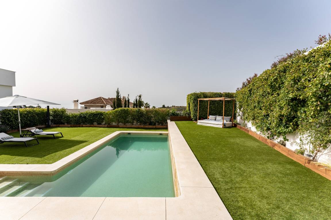 325 M² Villa ∙ 4 Slaapkamers ∙ 8 Gasten - Fuengirola