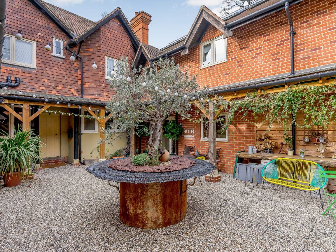Cottage ∙ 2 Bedrooms ∙ 5 Guests - Berkshire