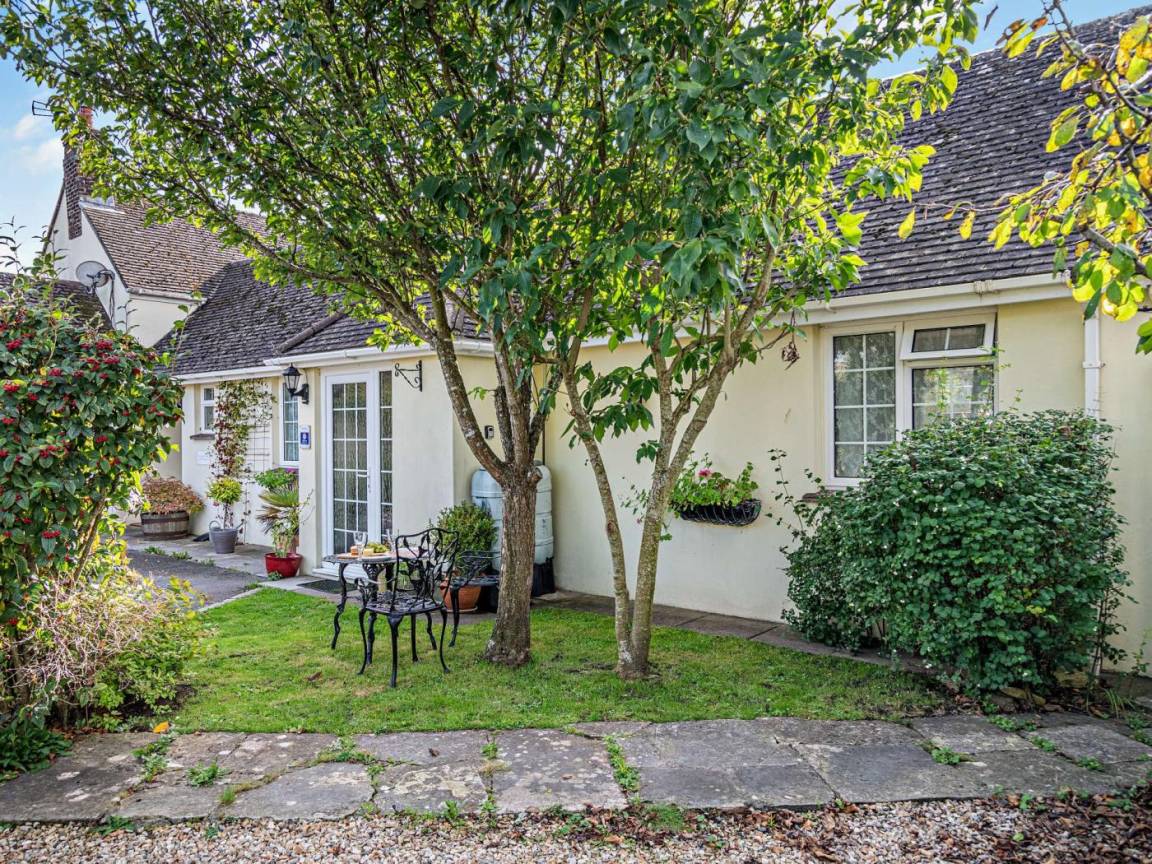 House ∙ 1 Bedroom ∙ 3 Guests - Lulworth Cove