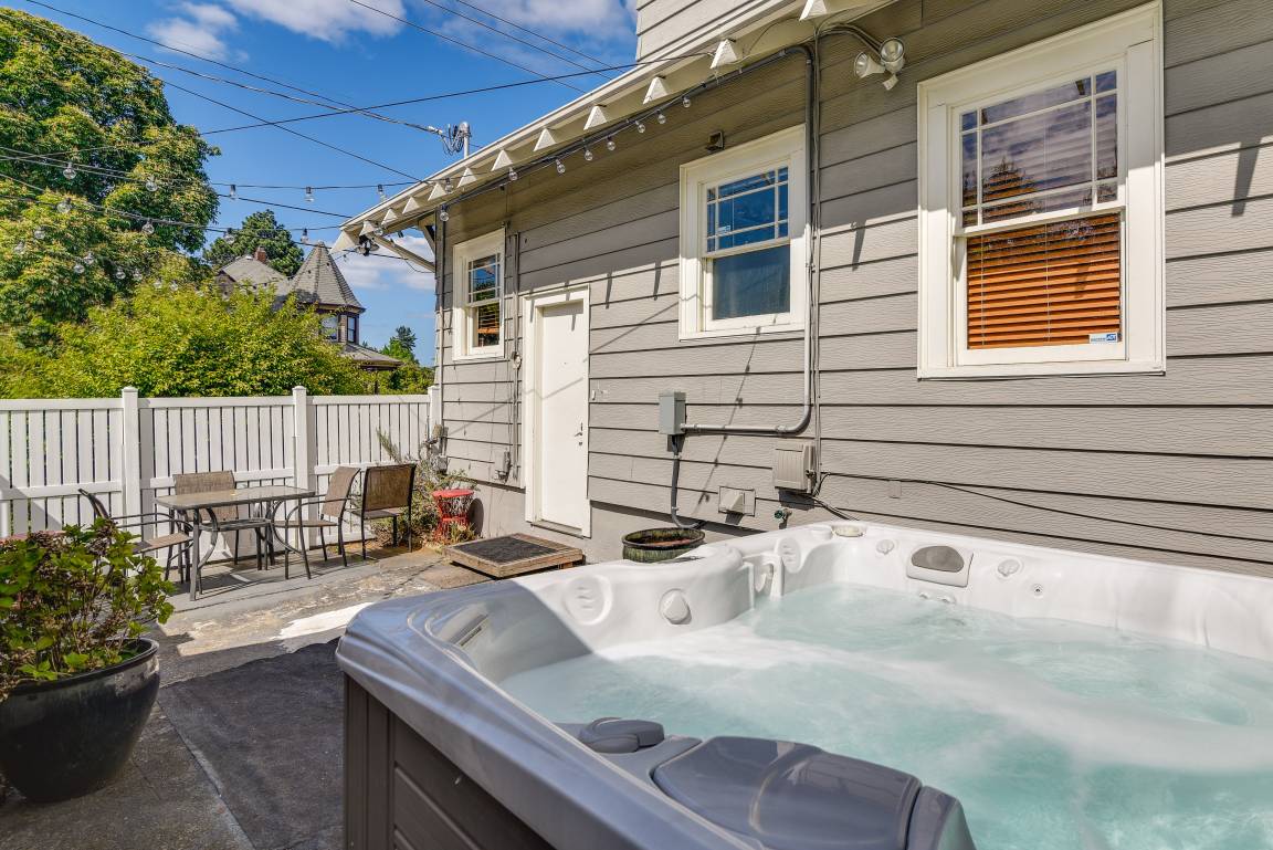 185 M² House ∙ 4 Bedrooms ∙ 16 Guests - Mill Park - Portland