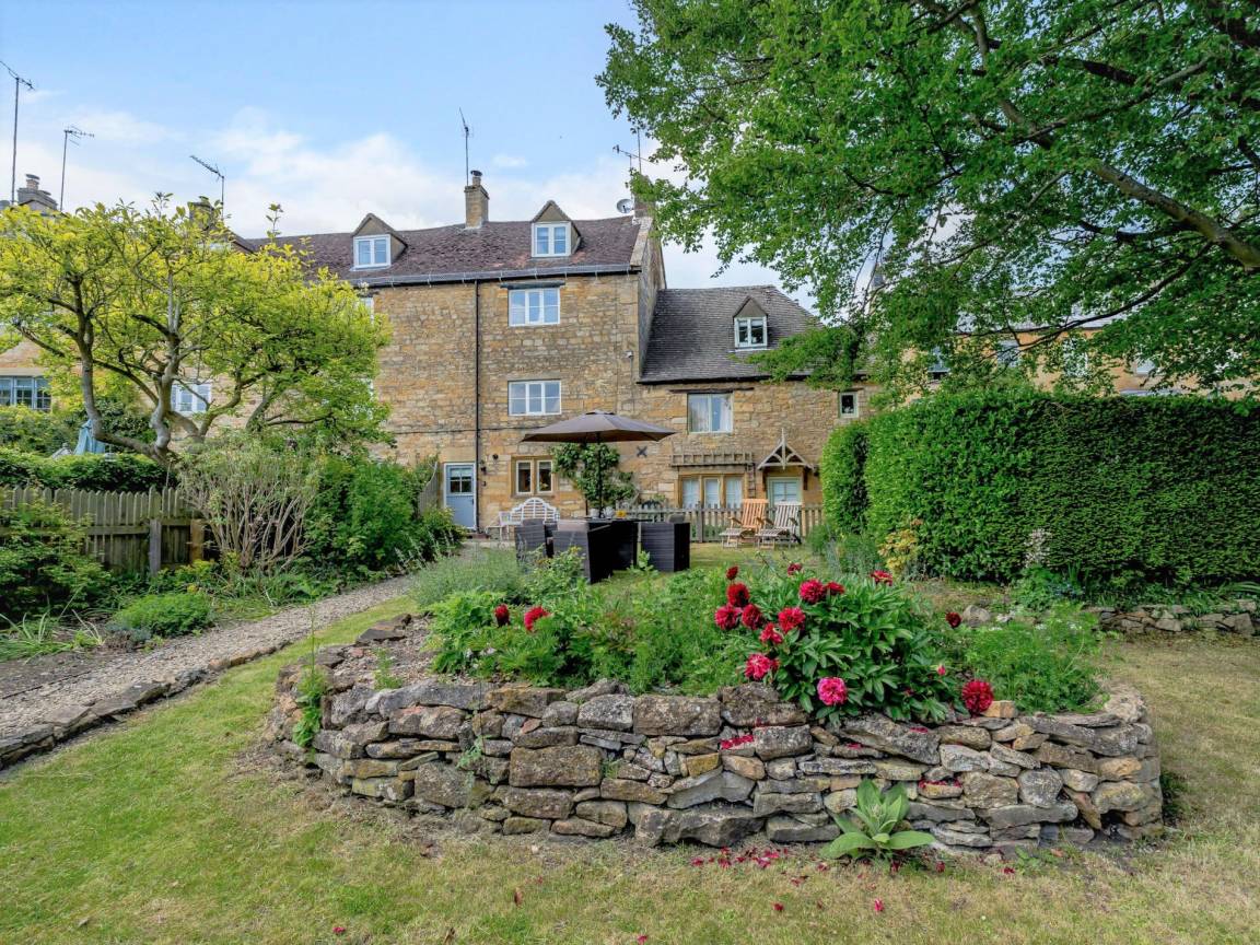 Cottage ∙ 2 Bedrooms ∙ 4 Guests - Warwickshire