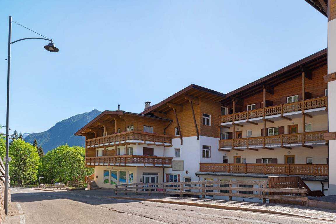 76 M² Apartamento ∙ 2 Habitaciones ∙ 4 Huéspedes - Vigo di Fassa