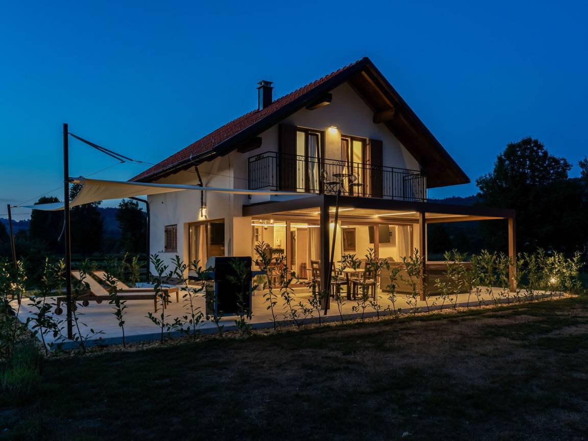 120 M² House ∙ 2 Bedrooms ∙ 4 Guests - Delnice