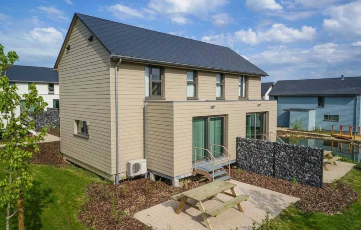 70 M² Villa ∙ 2 Chambres ∙ 4 Personnes - Froidchapelle