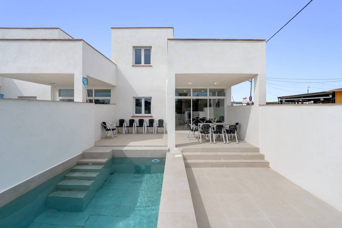 150 M² Casa ∙ 5 Habitaciones ∙ 14 Huéspedes - Amposta