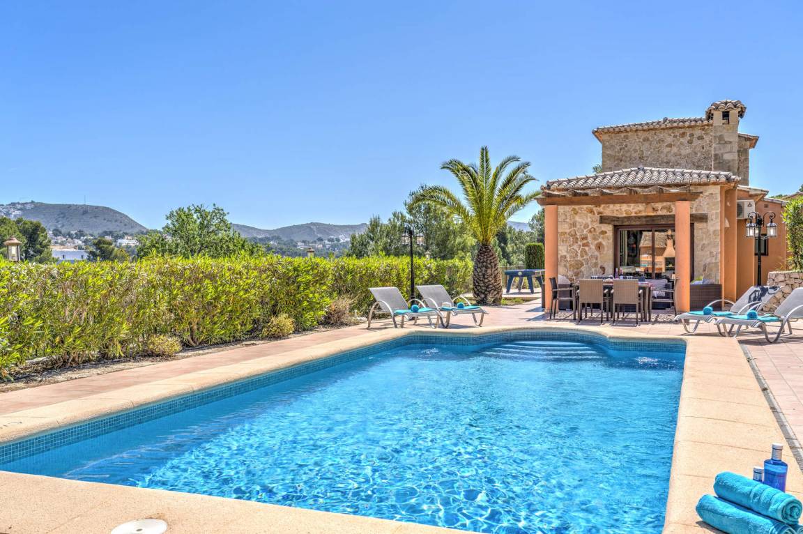 120 M² Villa ∙ 3 Bedrooms ∙ 6 Guests - Moraira