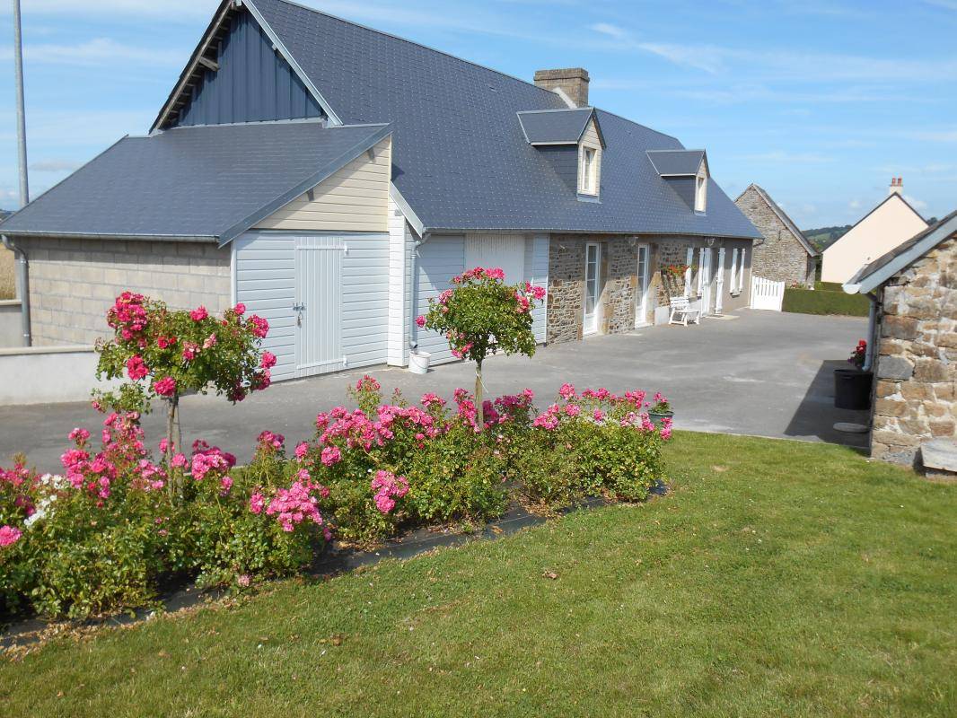 81 M² Gîte ∙ 2 Chambres ∙ 4 Personnes - Avranches