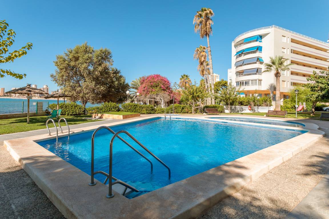 60 M² Apartamento ∙ 2 Habitaciones ∙ 5 Huéspedes - Alicante