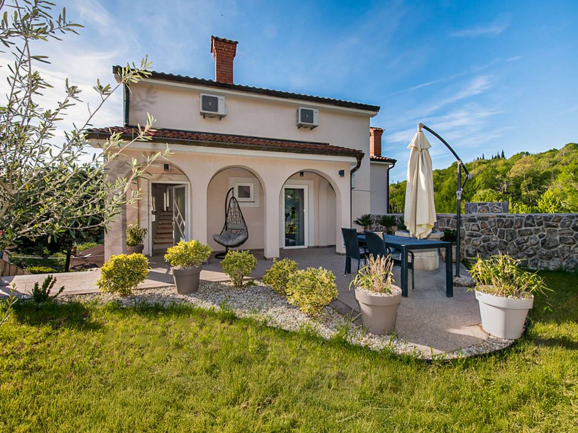 300 M² House ∙ 4 Bedrooms ∙ 10 Guests - Opatija