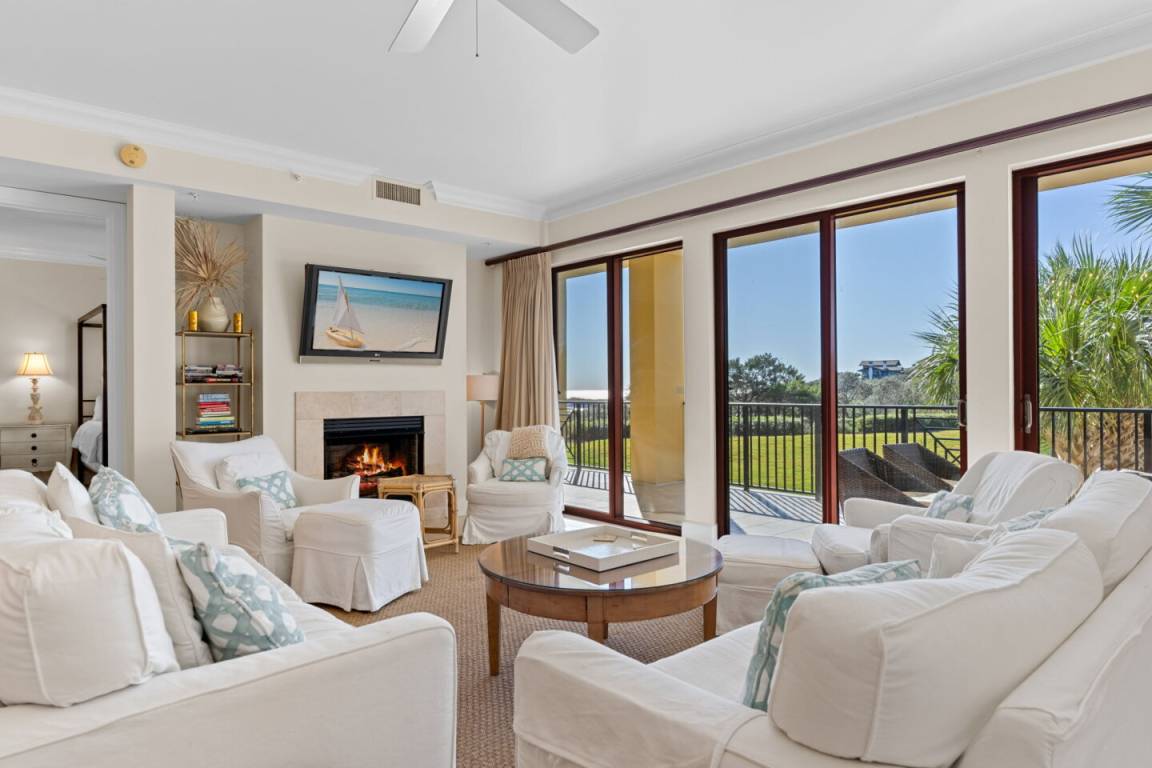 Condo ∙ 3 Bedrooms ∙ 8 Guests - Seaside, FL