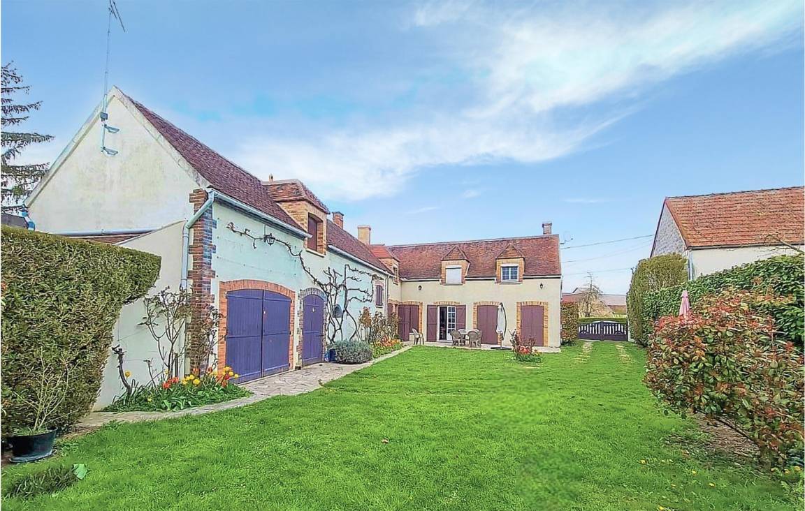 150 M² Maison De Vacances ∙ 4 Chambres ∙ 9 Personnes - Yonne