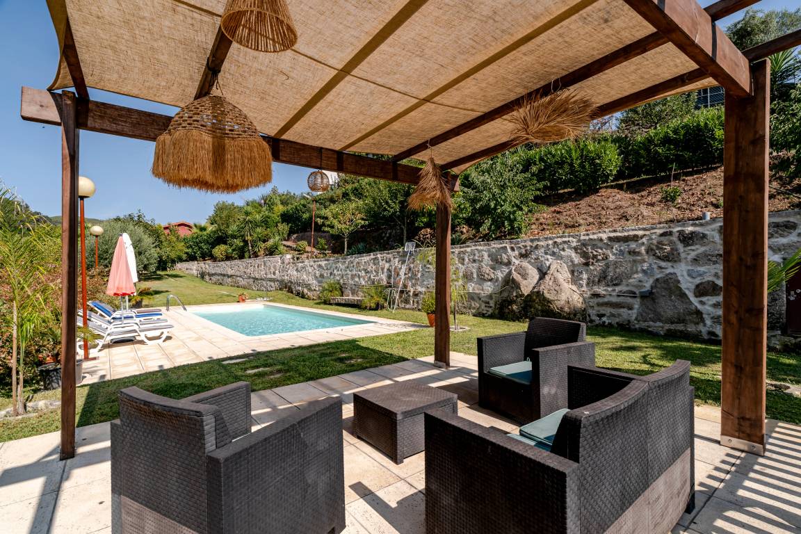 160 M² Casa ∙ 2 Habitaciones ∙ 4 Huéspedes - Amares