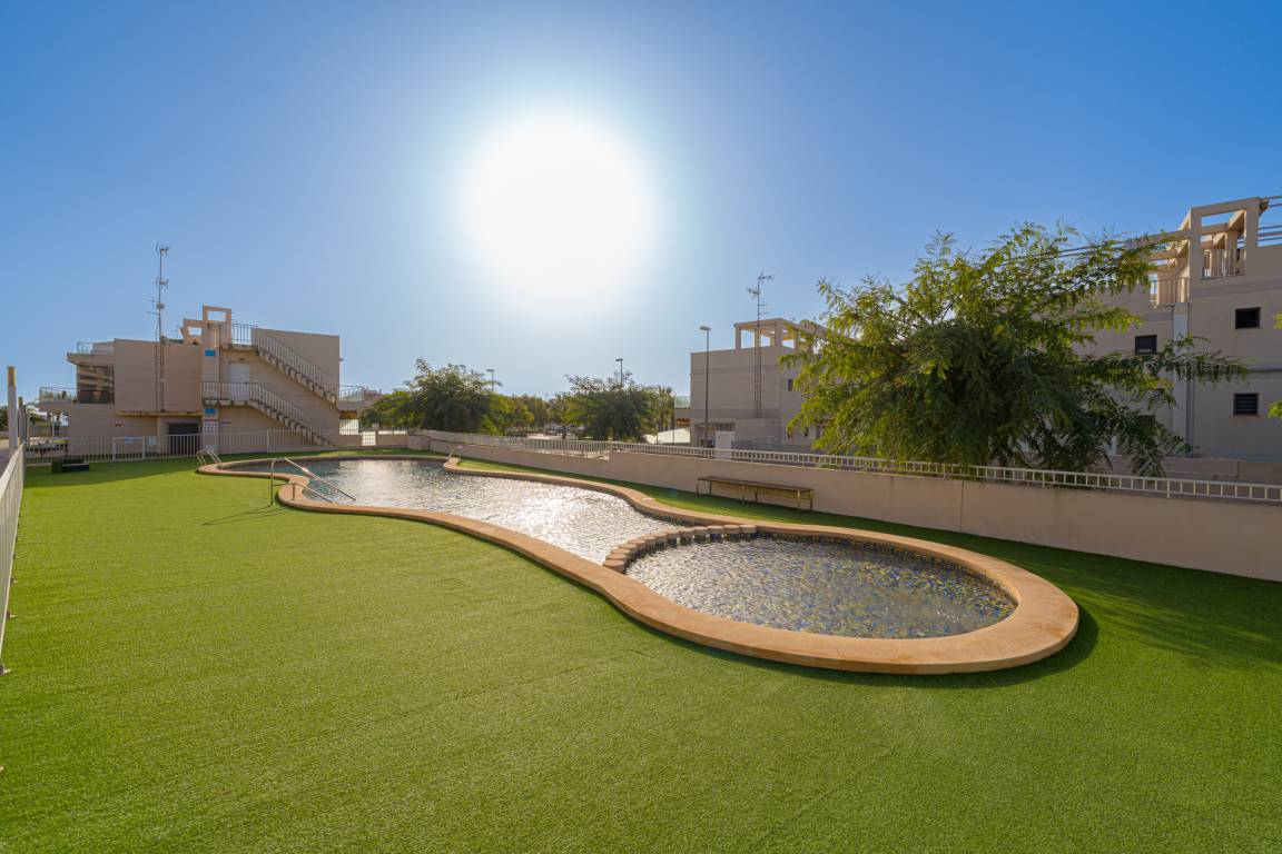 75 M² Apartamento ∙ 2 Habitaciones ∙ 5 Huéspedes - Pilar de la Horadada