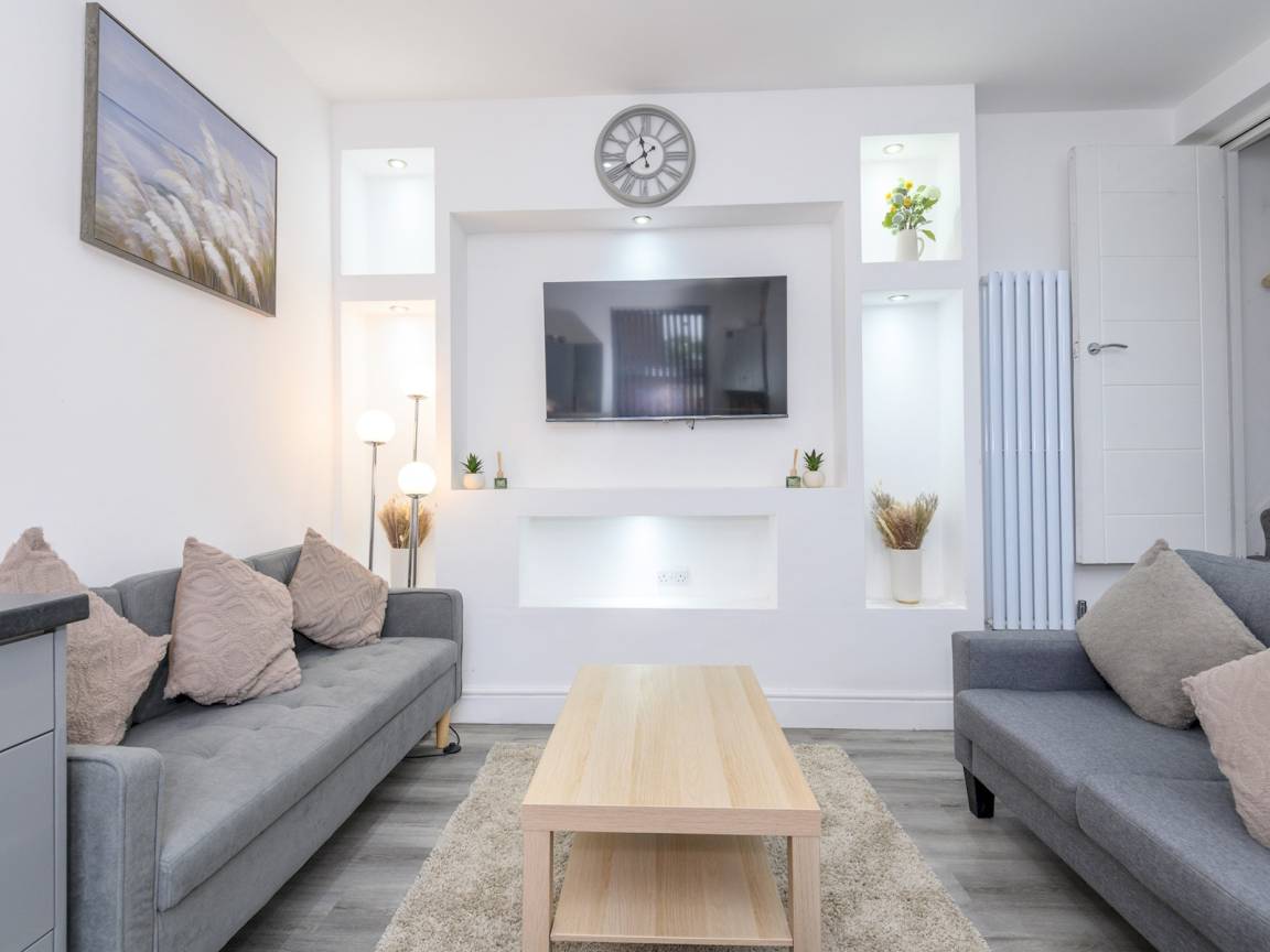 111 M² House ∙ 3 Bedrooms ∙ 7 Guests - Leeds