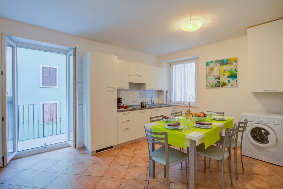 71 M² Ferienwohnung ∙ 2 Schlafzimmer ∙ 6 Gäste - Riva del Garda