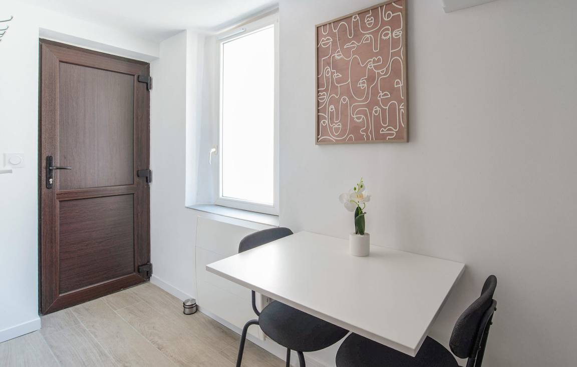 26 M² Appartement ∙ 1 Slaapkamer ∙ 2 Gasten - La Farlède