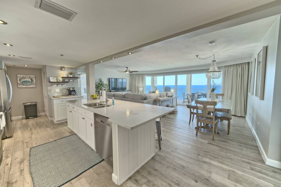 164 M² Condo ∙ 3 Bedrooms ∙ 10 Guests - Panama City Beach, FL