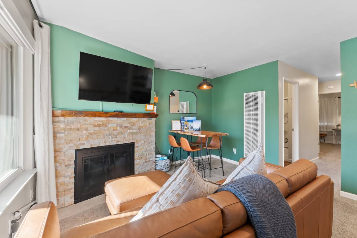 92 M² Condo ∙ 2 Bedrooms ∙ 5 Guests - Genoa, NV