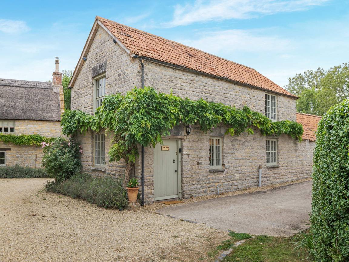 Apartment ∙ 2 Bedrooms ∙ 7 Guests - Glastonbury