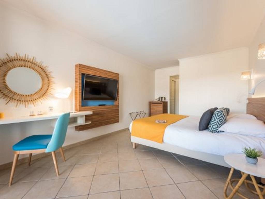 40 M² Hotel ∙ 4 Guests - Agay