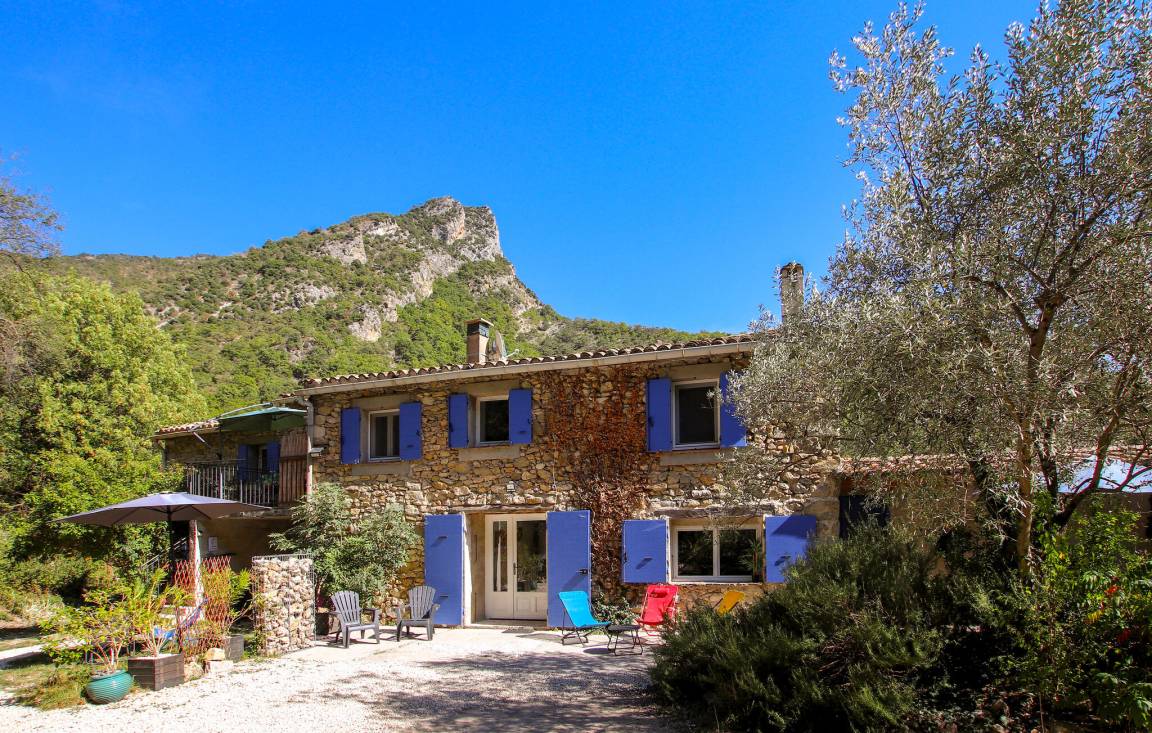 200 M² Longère ∙ 6 Chambres ∙ 12 Personnes - Drôme