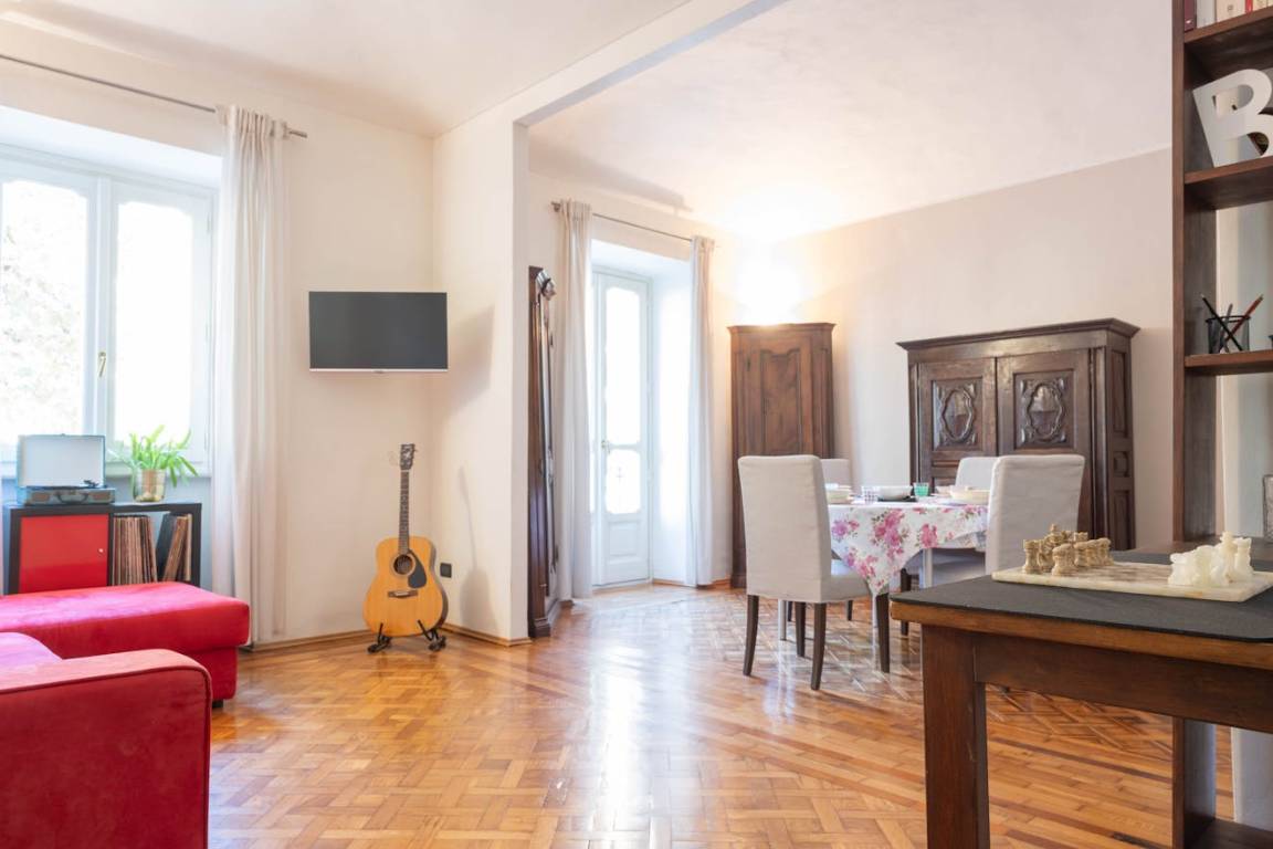 120 M² Apartment ∙ 2 Bedrooms ∙ 4 Guests - Turin
