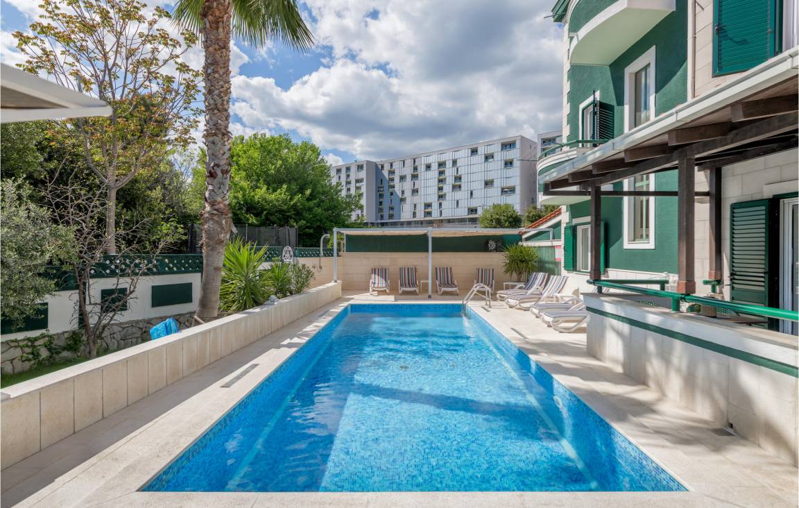 400 M² Ferienhaus ∙ 7 Schlafzimmer ∙ 12 Gäste - Split