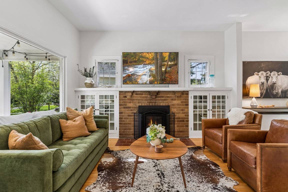 House ∙ 5 Bedrooms ∙ 9 Guests - Plymouth, MN