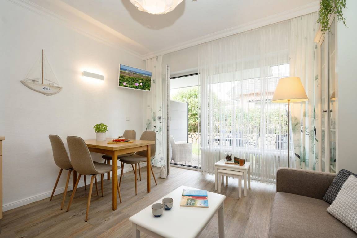 59 M² Apartment ∙ 2 Bedrooms ∙ 4 Guests - Kampen, Germany