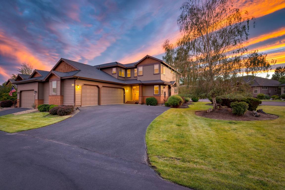 211 M² House ∙ 4 Bedrooms ∙ 10 Guests - Redmond, OR