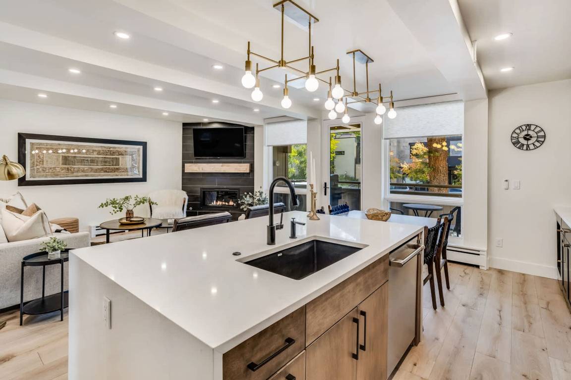 Apartment ∙ 2 Bedrooms ∙ 6 Guests - Aspen, CO