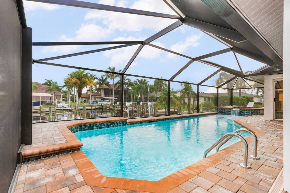 196 M² House ∙ 4 Bedrooms ∙ 8 Guests - Cape Coral, FL