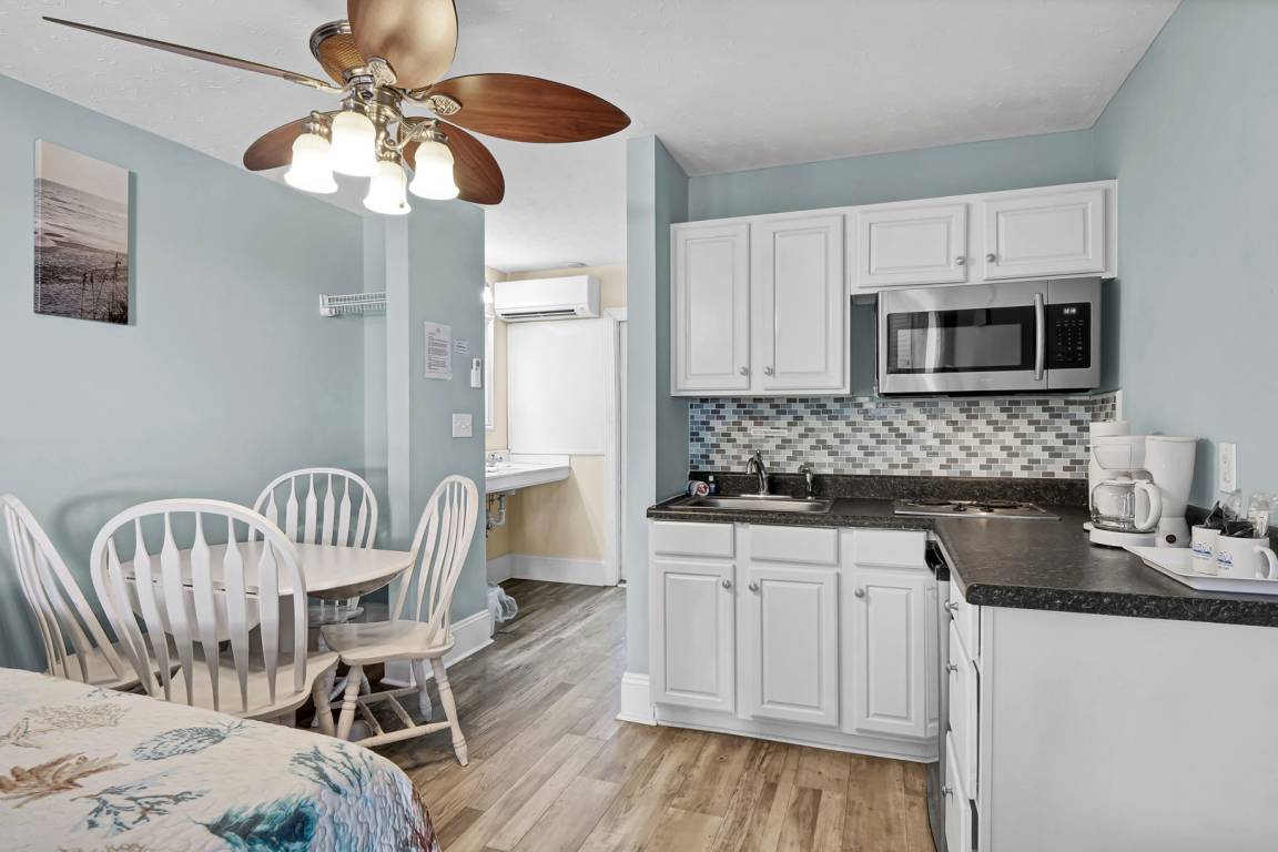 Hotel ∙ 1 Bedroom ∙ 4 Guests - Topsail Beach, NC