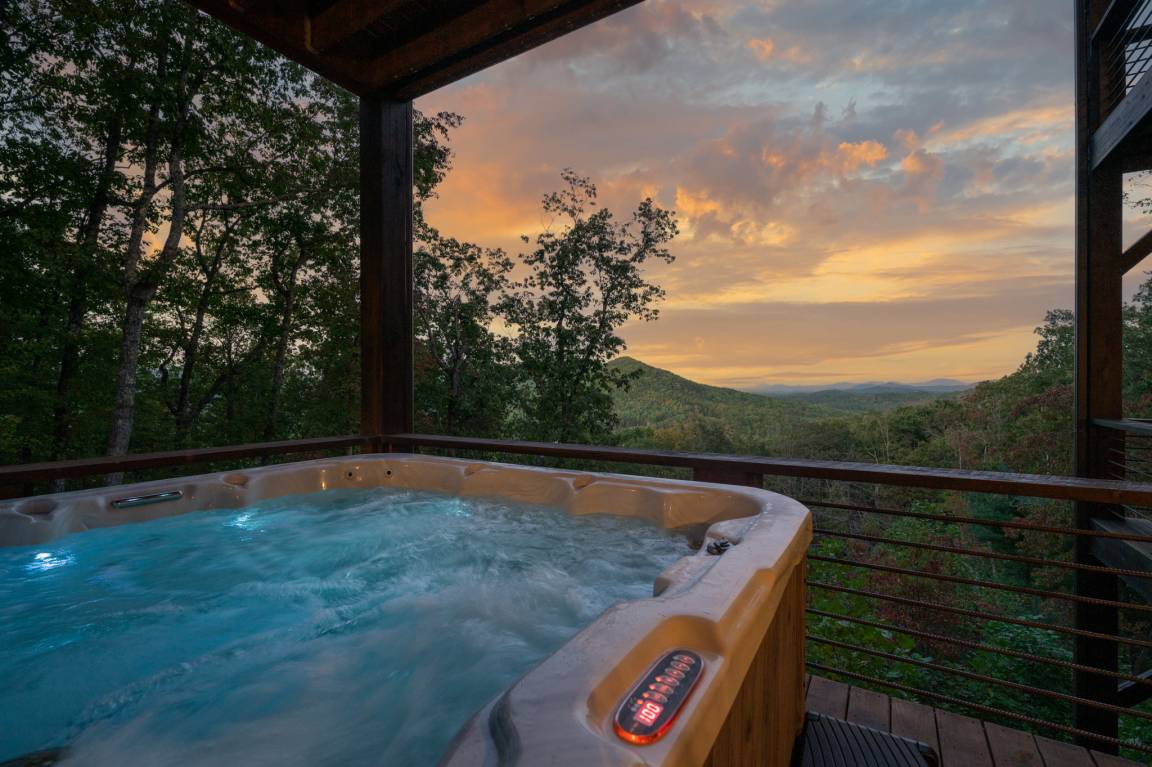178 M² Cabin ∙ 4 Bedrooms ∙ 10 Guests - Mineral Bluff, GA