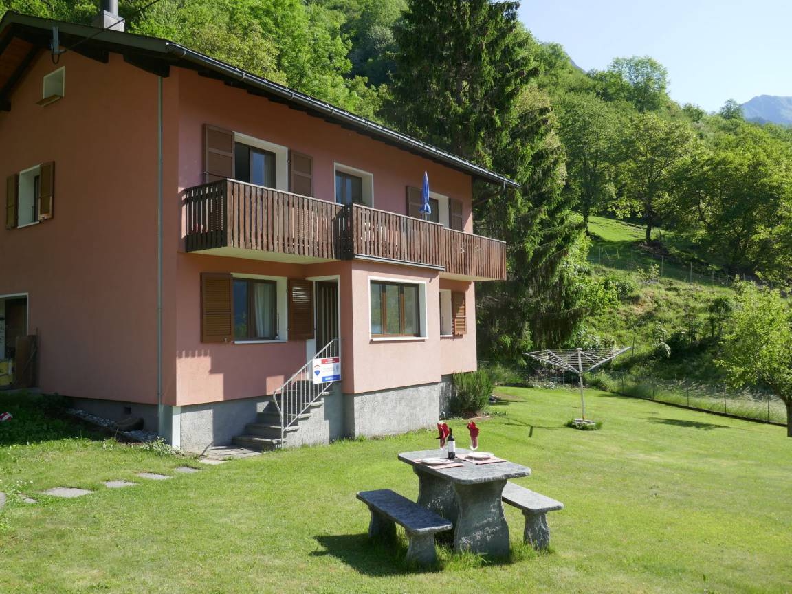 Ferienwohnung ∙ 1 Schlafzimmer ∙ 2 Gäste - Olivone