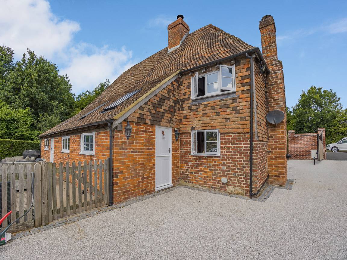 Cottage ∙ 4 Bedrooms ∙ 8 Guests - Dymchurch