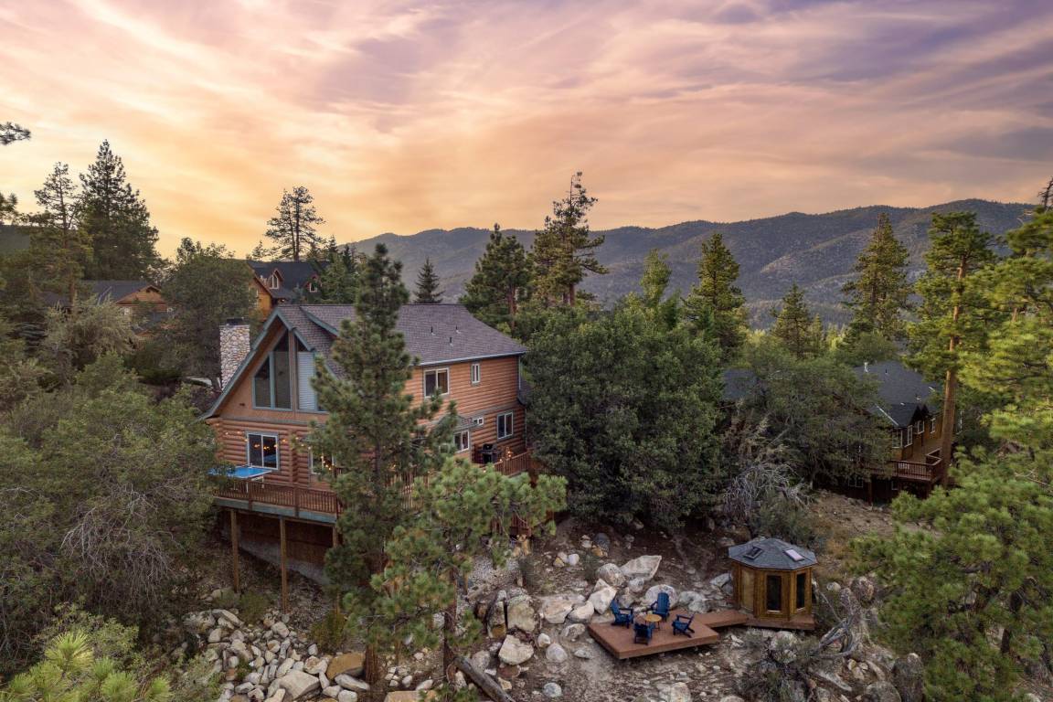 198 M² House ∙ 3 Bedrooms ∙ 8 Guests - Big Bear Lake, CA