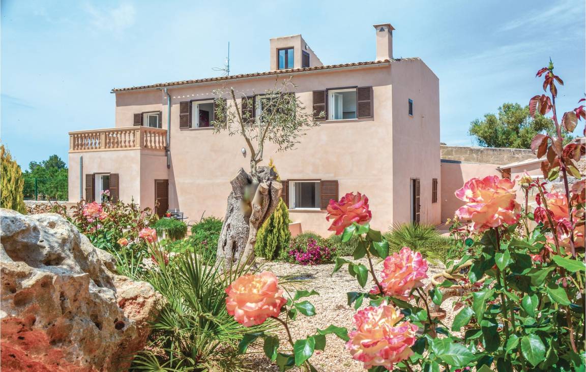 184 M² Ferienhaus ∙ 4 Schlafzimmer ∙ 8 Gäste - Ariany