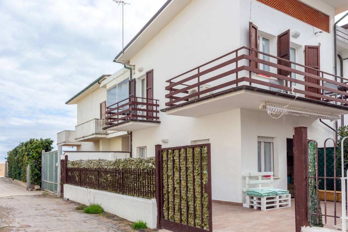 80 M² Ferienhaus ∙ 3 Schlafzimmer ∙ 6 Gäste - Numana