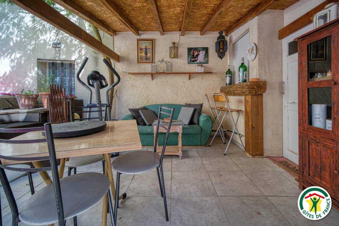 60 M² Gîte ∙ 2 Chambres ∙ 4 Personnes - Suze-la-Rousse