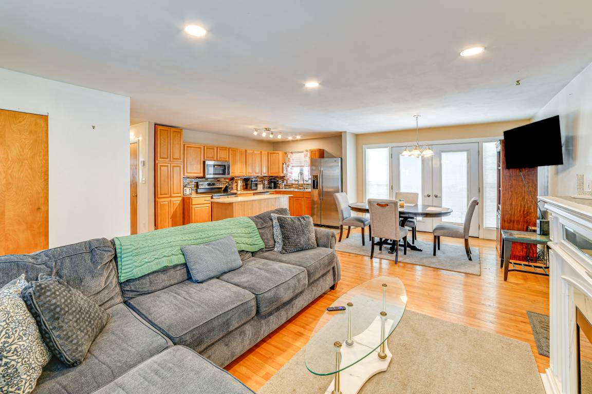 102 M² House ∙ 3 Bedrooms ∙ 5 Guests - Utica, NY
