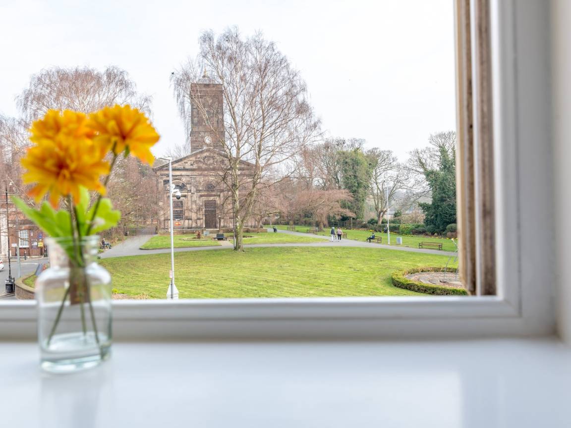 74 M² Ferienwohnung ∙ 2 Schlafzimmer ∙ 5 Gäste - Telford