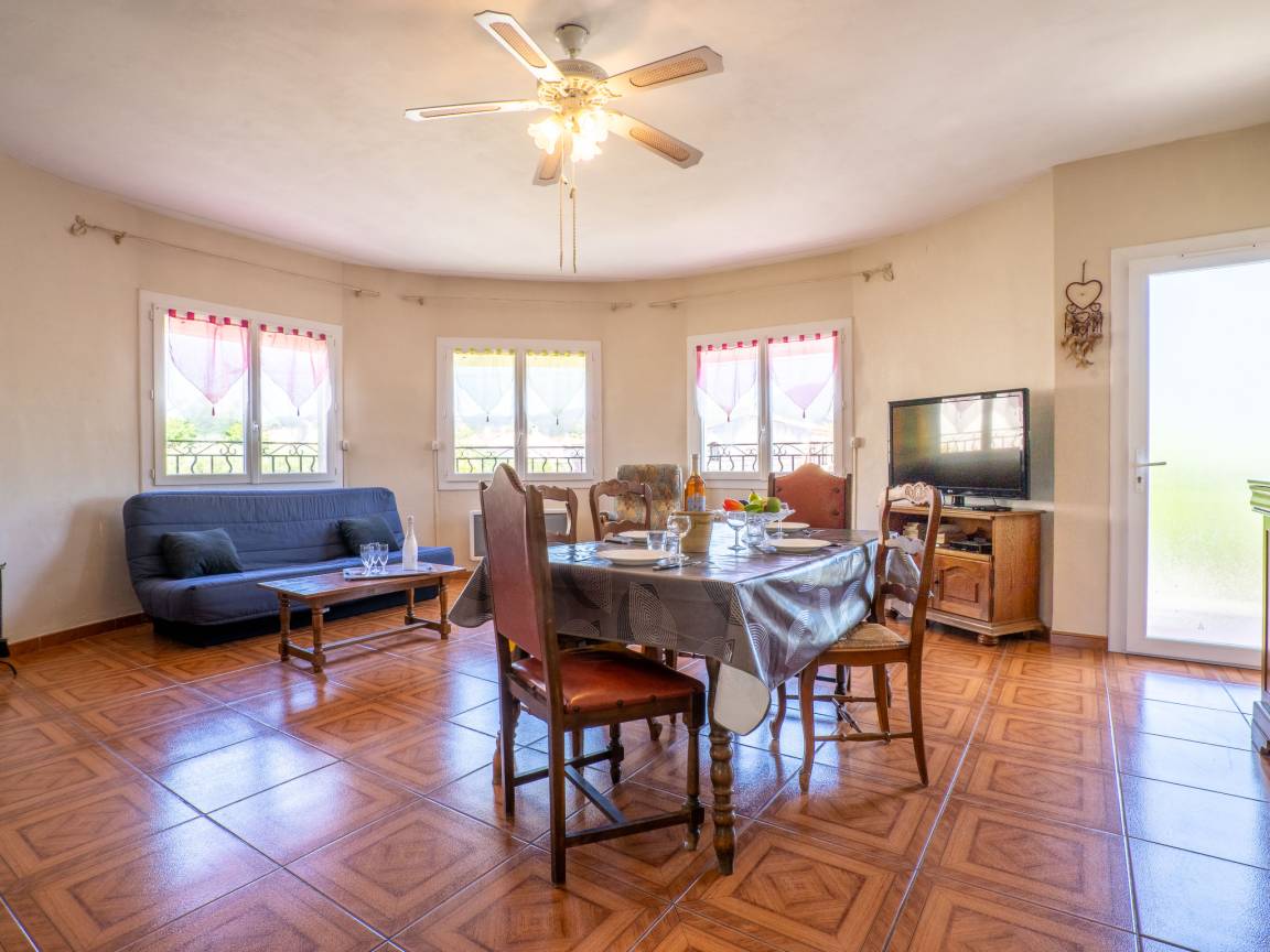 75 M² Huoneisto ∙ 2 Makuuhuonetta ∙ 5 Vierasta - Cuges-les-Pins