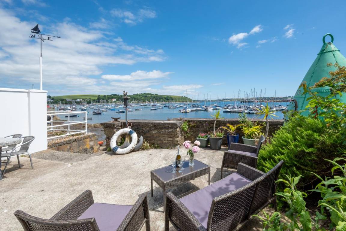 Cottage ∙ 3 Bedrooms ∙ 6 Guests - Falmouth