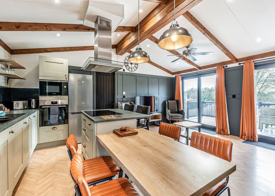 Chalet ∙ 2 Bedrooms ∙ 4 Guests - Worcestershire