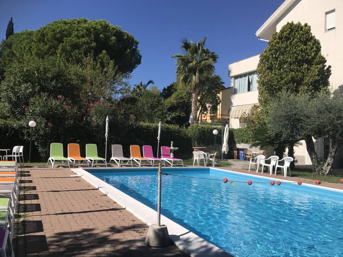 28 M² Apartamento ∙ 1 Habitación ∙ 4 Huéspedes - Albenga