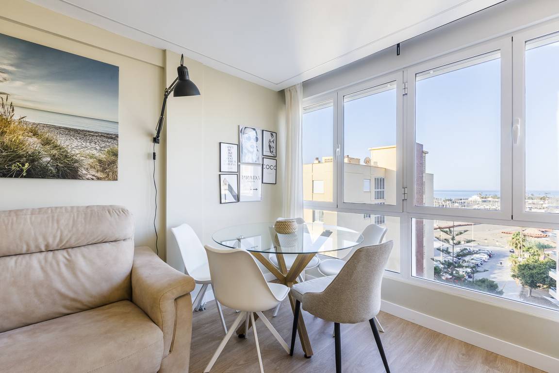 80 M² Apartamento ∙ 3 Habitaciones ∙ 6 Huéspedes - Vélez-Málaga